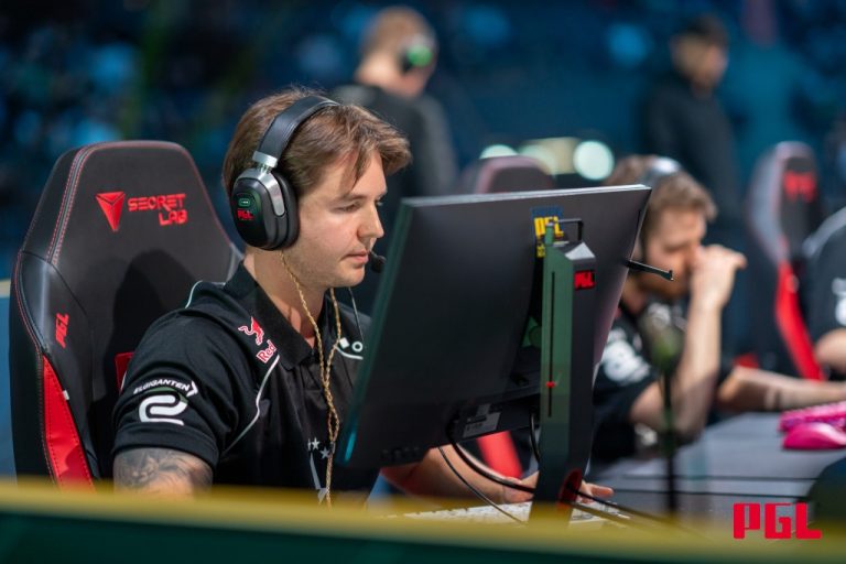 Rumor: dev1ce Linked to 100 Thieves in Potential Blockbuster CS2 Move ...