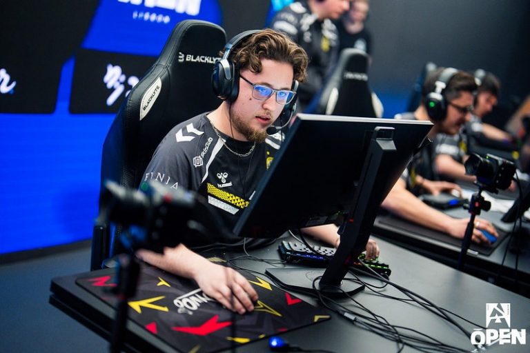 ZywOo CS2 Settings 2025: Crosshair, Video, Mouse, and Full Setup – blix.gg